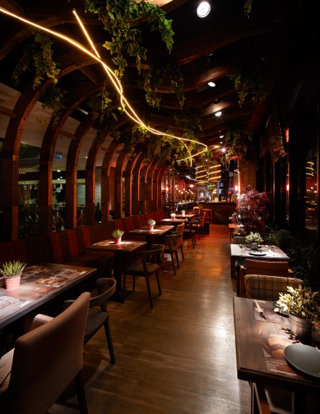 KLANdestin - Restaurant și Bar | Titan