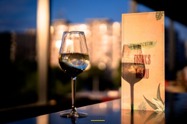 KLANdestin - Restaurant și Bar | Titan